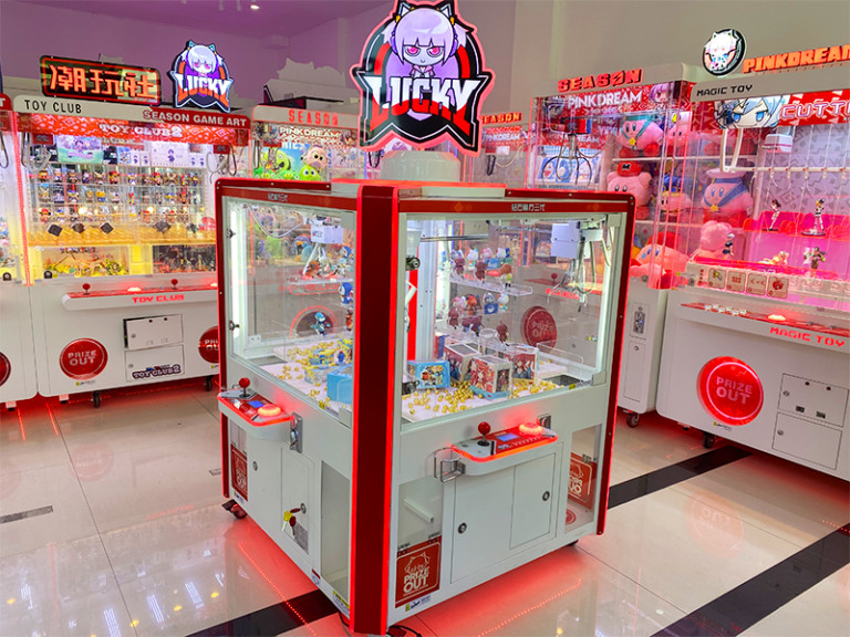 NEW Skewb Diamond Claw Machine 4 Players - Season Amusement